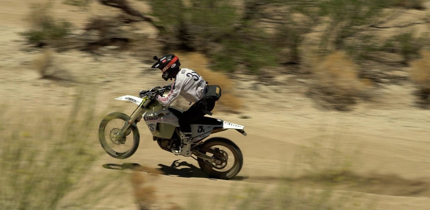 Course moto Baja 500 : une seconde place pour la team Deus