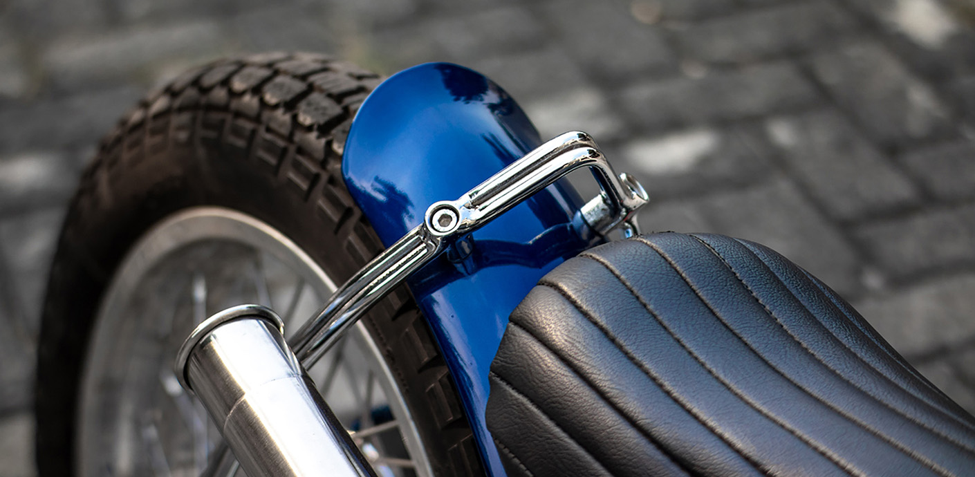 Chopper 125 Suzuki Thunder par le préparateur Batakastem à Jakarta