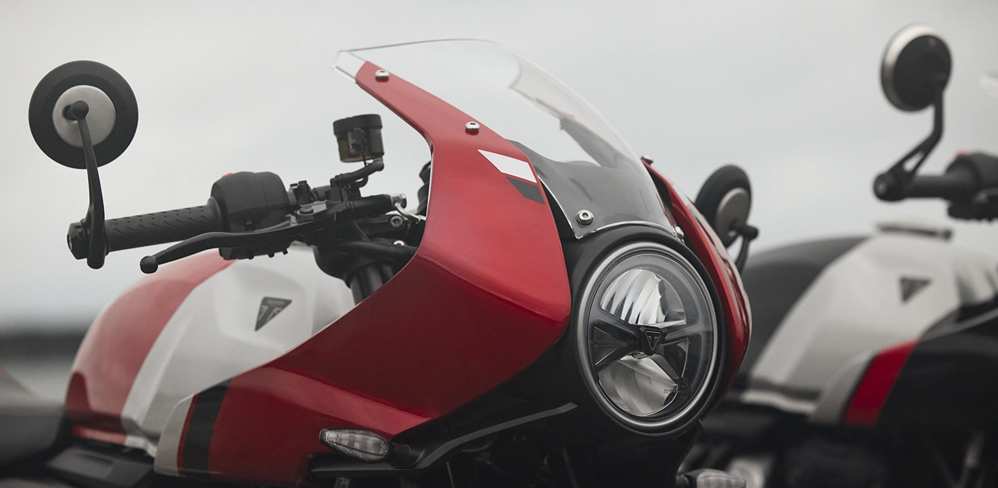 Triumph Thruxton 400 : le retour du café racer dans la catégorie 400 cm³